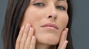 Joue tombante : Causes affaissement de joue et traitements possibles